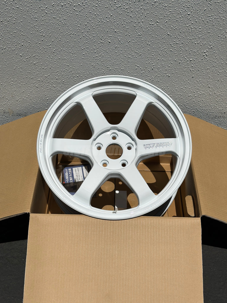 Volk Racing TE37 Ultra M-Spec - 19x9.5 / +28 / 5x114.3 - Dash White (T ...
