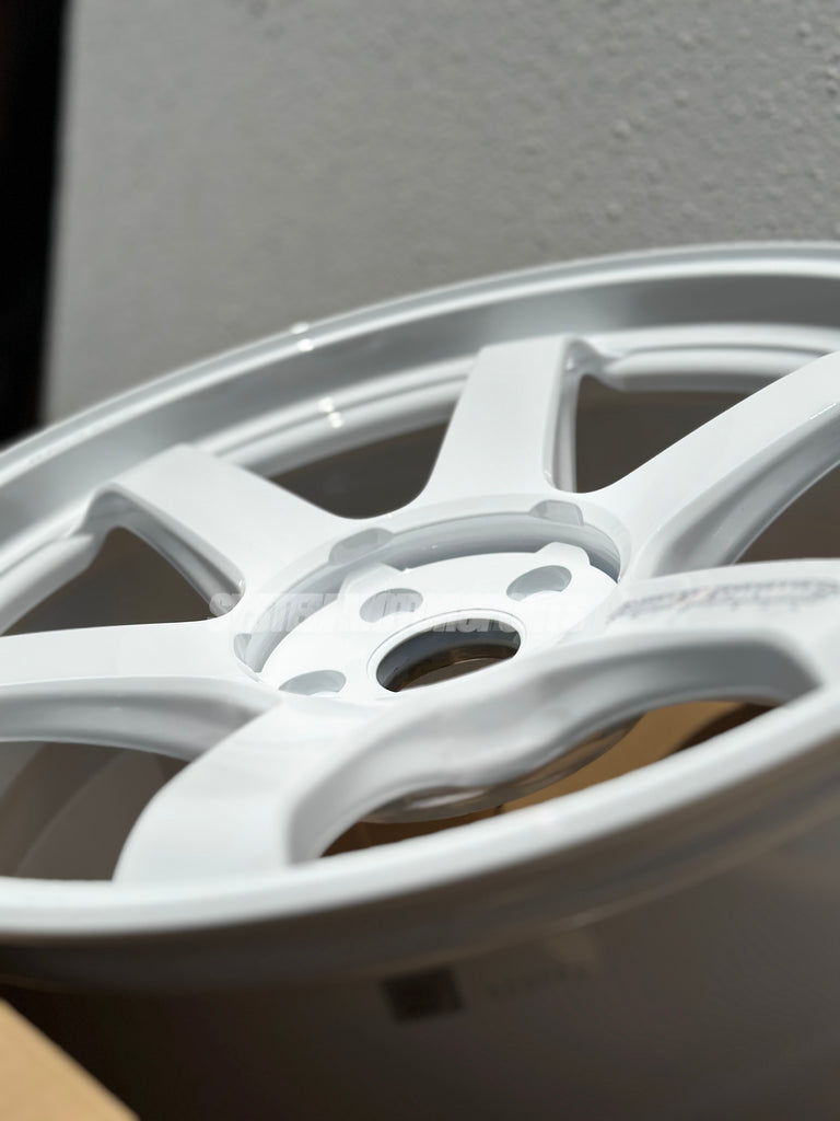 Volk Racing TE37 Ultra M-Spec - 19x9.5 / +28 / 5x114.3 - Dash White (T ...