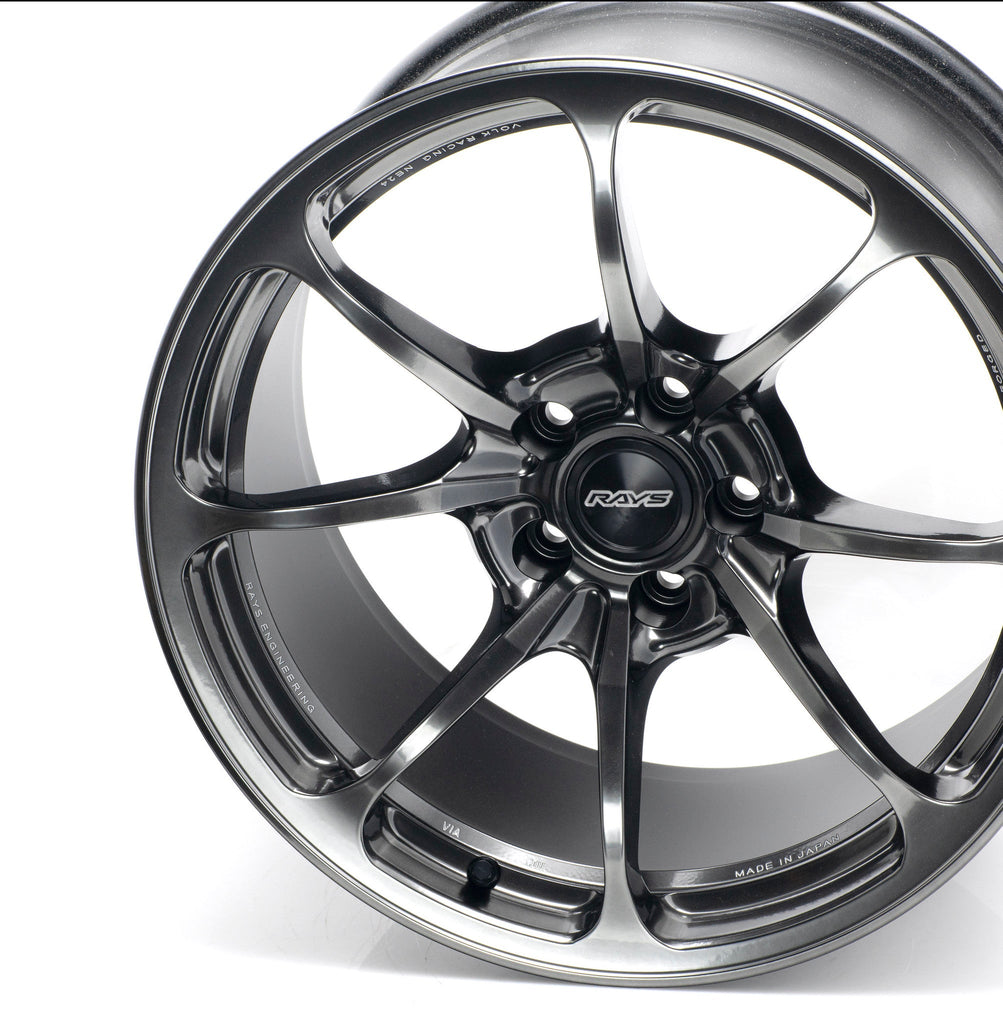 Volk Racing NE24 - 18x9.5 / +38 / 5x114.3 - Shining Black Metal *Set o ...